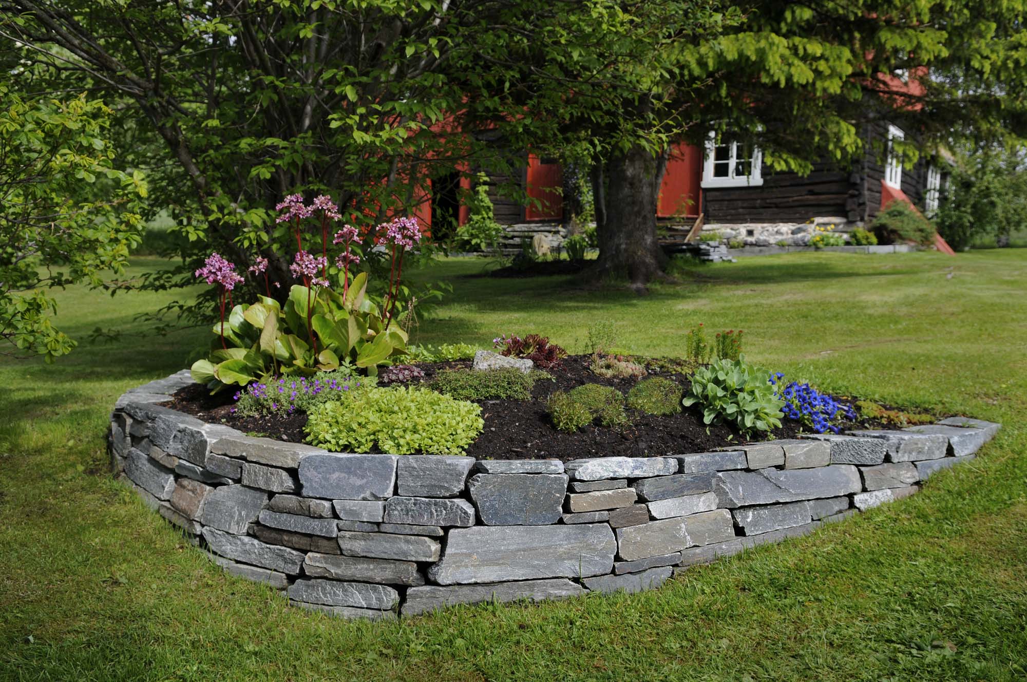 Mur - Tørrmur m naturkant 10 - 20 cm tykk - Røyken Granitt AS
